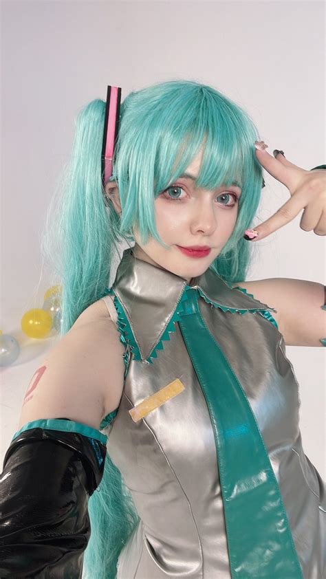 【画像】saya Scarlet ロシア美女コスプレイヤーの初音ミクコスが可愛すぎるのでまとめてみた！ コスッピ！