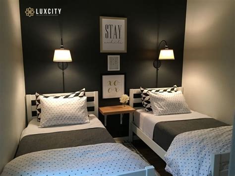 How To Arrange Twin Beds In A Small Bedroom