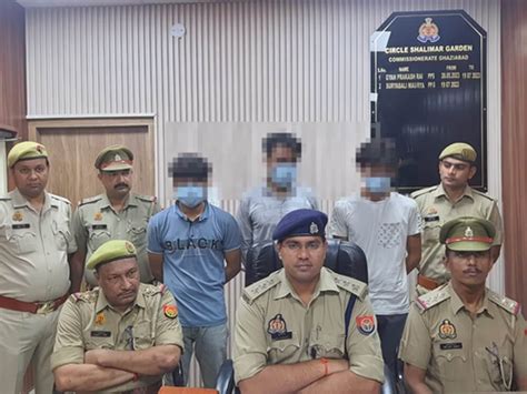 लव सेक्स और धोखा मौज मस्ती के लिए अमीर लड़कियों को फंसाने वाले 4