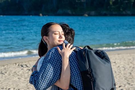 連続テレビ小説「おかえりモネ」最終回（第120話）。2年半ぶりに再会し、抱き合う百音（清原果耶）と菅波（坂口健太郎）（c）nhk ― スポニチ