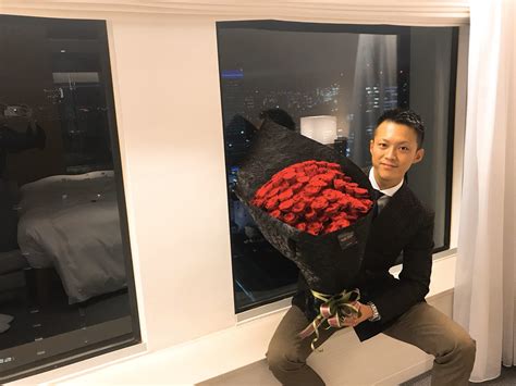 ホテルに入ると薔薇の花束とtiffanyの指輪が♡彼からのプロポーズに感動＊ 美花嫁図鑑 Farny ファーニー ｜お洒落で可愛い花嫁