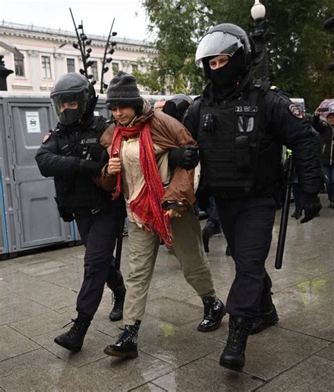 War Mobilization Protests Erupt Across Russia