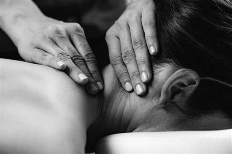 Premium Photo Massaging Womans Neck Deep Tissue Massage