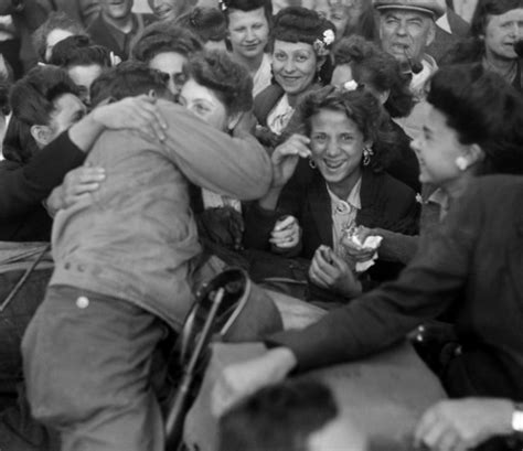 Paris Libéré La Capitale Fête Dimanche Le 75e Anniversaire De Sa