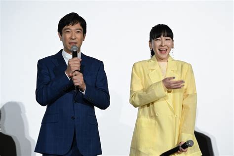 左から堺雅人、麻生久美子。 マカロニえんぴつ「fly！／フライ！」舞台挨拶の登場、“月へ行く”ぐらいの大きな挑戦は [画像・動画ギャラリー
