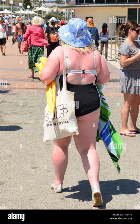 Fat Woman Swimsuit Overweight Banque De Photographies Et Dimages à