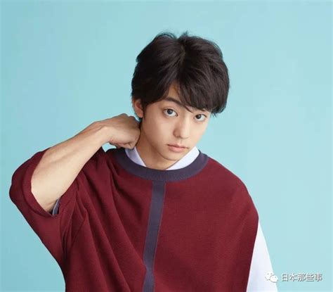 文春曝山本舞香新恋情 男方是乐队主唱森内宽树 山本舞香 伊藤健太郎 森内宽树 新浪娱乐 新浪网