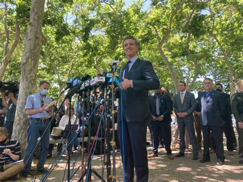 Nine Dead In San Jose Vta Shooting Light Rail Service Suspended San