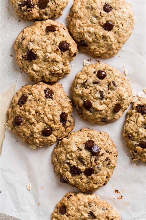 Easy And Chewy Oatmeal Chocolate Chip Cookies Frosting And Fettuccine