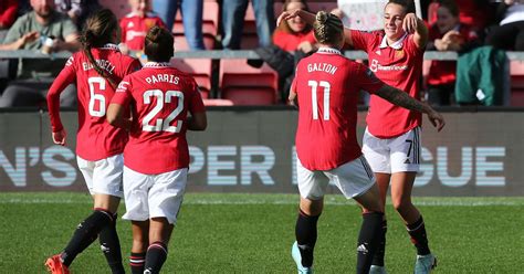 Manchester United 4 0 Brighton Skinners Side Reach Top Of The Table