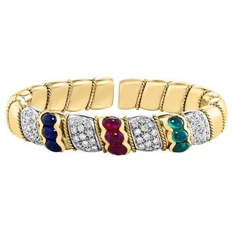 9 Carat Oval Emeralds And Diamonds 18 Karat Gold 23 Grams Bangle