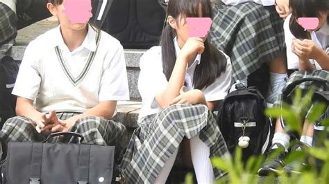 可愛いロリパンが見えてます！！（fhd）cちゃん！！大変です！！パンツが見えてますよ特別編31 Pcolleレビュー始めました。 毎日更新