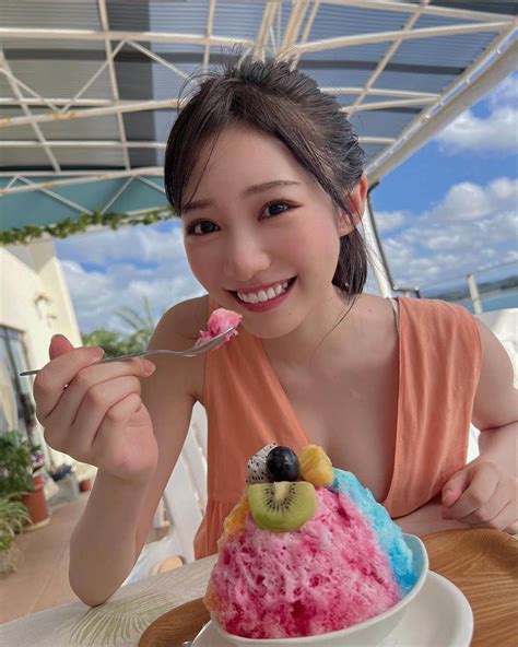 横野すみれさんのインスタグラム写真 横野すみれinstagram 「🍧週刊プレイボーイ発売中🍧 現在発売中の週刊プレイボーイで表紙and巻頭
