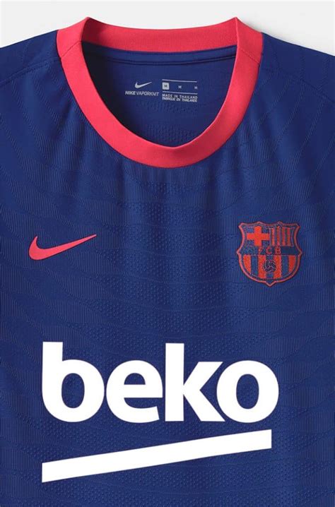 Le Barça Dévoile Un Nouveau Maillot Pré Match Et Une Gamme Training