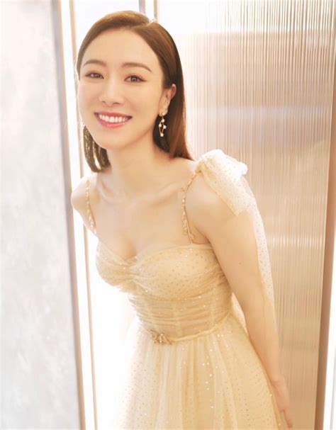 《婚後事》王敏奕獲封「最姣小三」 露玉背誘惑 令羅子溢墮落、犯罪、沉淪！ 深夜清酒梳打 大娛樂家 Fanpiece