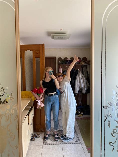 Pin By Katia Lysko On My Pins♥️ Mirror Selfie Selfie Scenes