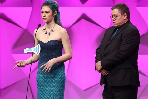 ‘supergirl Actress Nicole Maines On Being Tvs First Trans Superhero