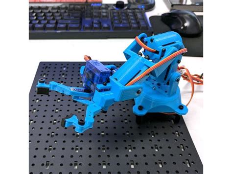 the snapper mini is yet another 9g robot arm designed to