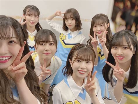 潮紗理菜さんの「全力の笑顔で全力で応援📣 」 日向坂46いいね！
