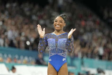 Photos Simone Biles Wins Gold Medal In All Around Suni Lee Takes Bronze