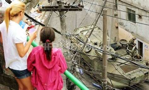 リオ最大のスラム街を制圧、w杯・五輪控え治安改善へ ブラジル 写真9枚 国際ニュース：afpbb News