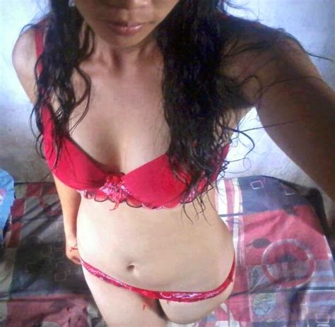 Tante Girang Toket Gede Pakai Bikini Seksi Sebelum Ditelanjangi Di