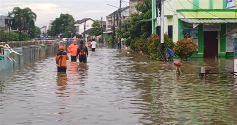 Hujan Deras Tujuh Titik Di Tangsel Terendam Banjir Ada Longsor Juga