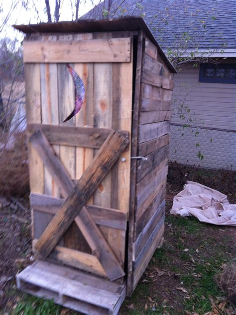 how to build an outhouse from pallets 12 steps instructables