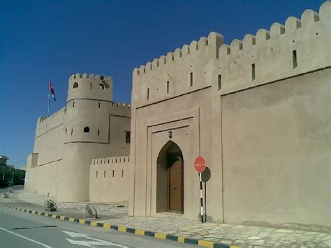 معالم تراثية في سلطنة عمان حصن عبري