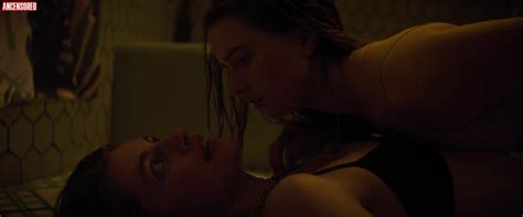 Kaitlyn Dever Nuda ~30 Anni In La Rivincita Delle Sfigate