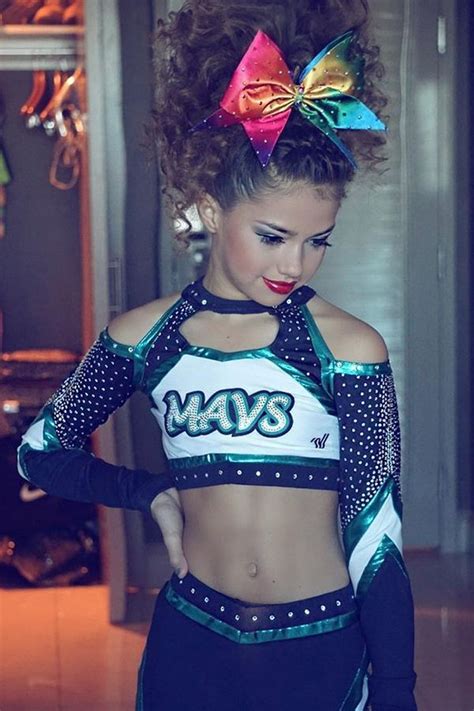 Celebridades Femeninas Por E Tvalens Khia López Belleza Latina