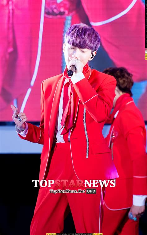 [hd포토] 비원에이포 B1a4 진영 매혹적인 붉은색 수트…훈훈 B1a4 컴백 전야제 네이트 뉴스