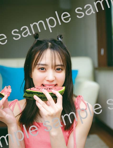 （写真）櫻坂46・小林由依、水着カット公開 「色がかわいい」と本人お気に入り エンタメ ニュース ｜クランクイン！