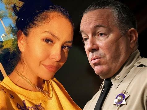 Vanessa Bryant Sues L A County Sheriff Over Leaked Photos At