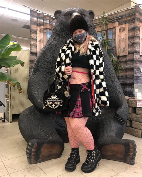 Tw Pornstars Tiny Satan 🦌 Twitter Who Wants A Hug🐻🖤 10 16 Pm