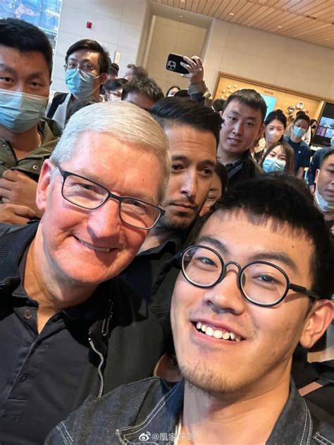 Apple Ceo Tim Cook To Meet Top China Officials Amid Growing Risks Of