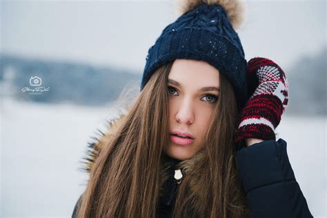 Wallpaper Women Brunette Green Eyes Open Mouth Woolen Mittens
