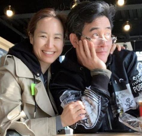 최민수♥강주은 여전히 꿀 떨어지는 ‘신혼 무드… ‘두 사람 나이차는 김유표 기자 톱스타뉴스