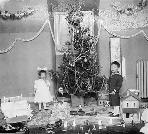 Christmas Trees Over The Years Vintage Christmas Images Vintage