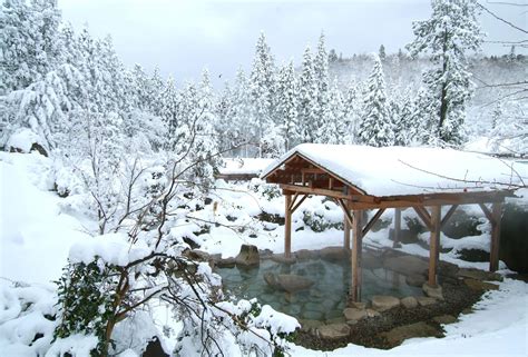 冬の愉しみ、「雪見露天風呂」の贅沢。 宿泊予約はrelux（リラックス）