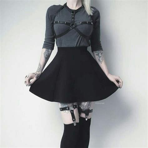 Pin De Nathalie En Fashion Con Imágenes Ropa Gotica Mujer