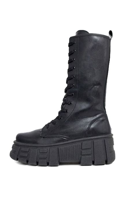 Combat Boot Trend Gigi Hadid Stella Maxwell And Caro Daur Follow