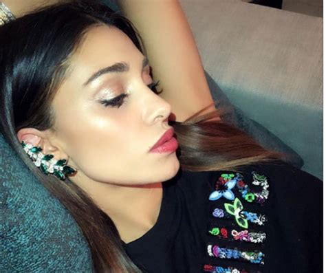 Belen Rodriguez Completamente Nuda Selfie Senza Veli In Bagno [foto]