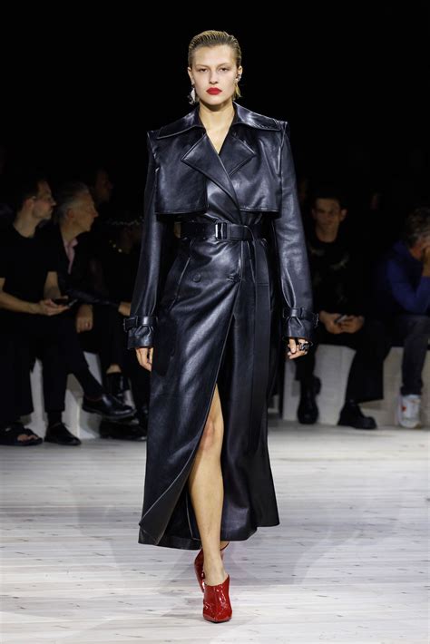 Alexander Mcqueen 2024 春夏成衣系列登场 Nowre现客