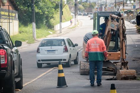 Rede De Drenagem Rompida Causa Afundamento De Pista No Dom Pedro E