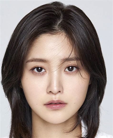 Anita Lee [profiles] • Instagram Twitter Tiktok Foller
