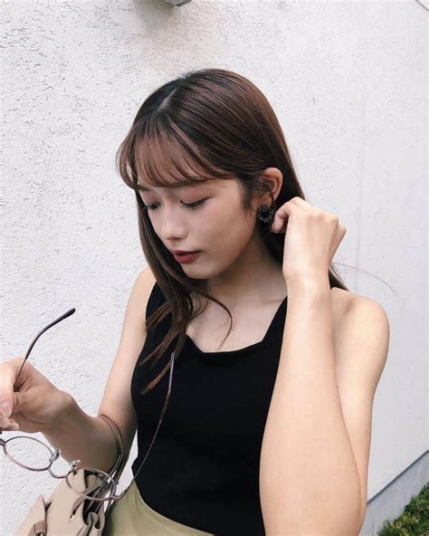 安田愛音さんのインスタグラム写真 安田愛音instagram 「 注射の跡が目立つね🐥 眼鏡は Beams Official です☺