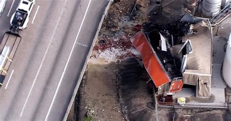 Semi Truck Crash Today Driver Of 18 Wheeler Killed After Crashing Off