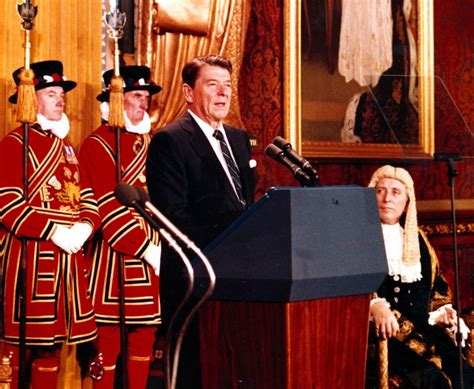 The Unbridgeable Difference Between Reagan And Trump The Washington Post