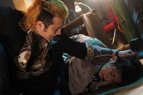 「山田涼介、バブみがすぎる！」。ドラマ『親愛なる僕へ殺意をこめて』遠藤憲一との親子ショットを公開 画像一覧（2 3） The